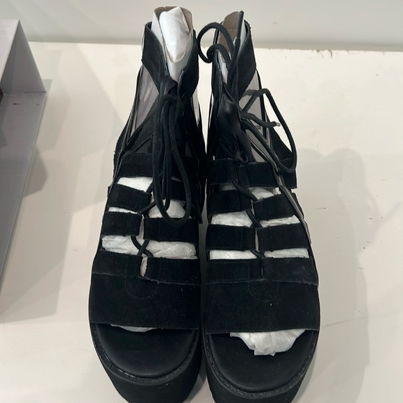 YRU | Shoes | Yru 4 Inch Platforms Medusa | Poshmark